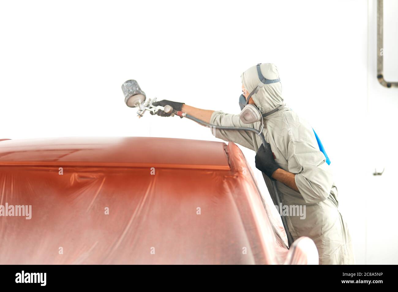 Car spraying paint hi-res stock photography and images - Alamy