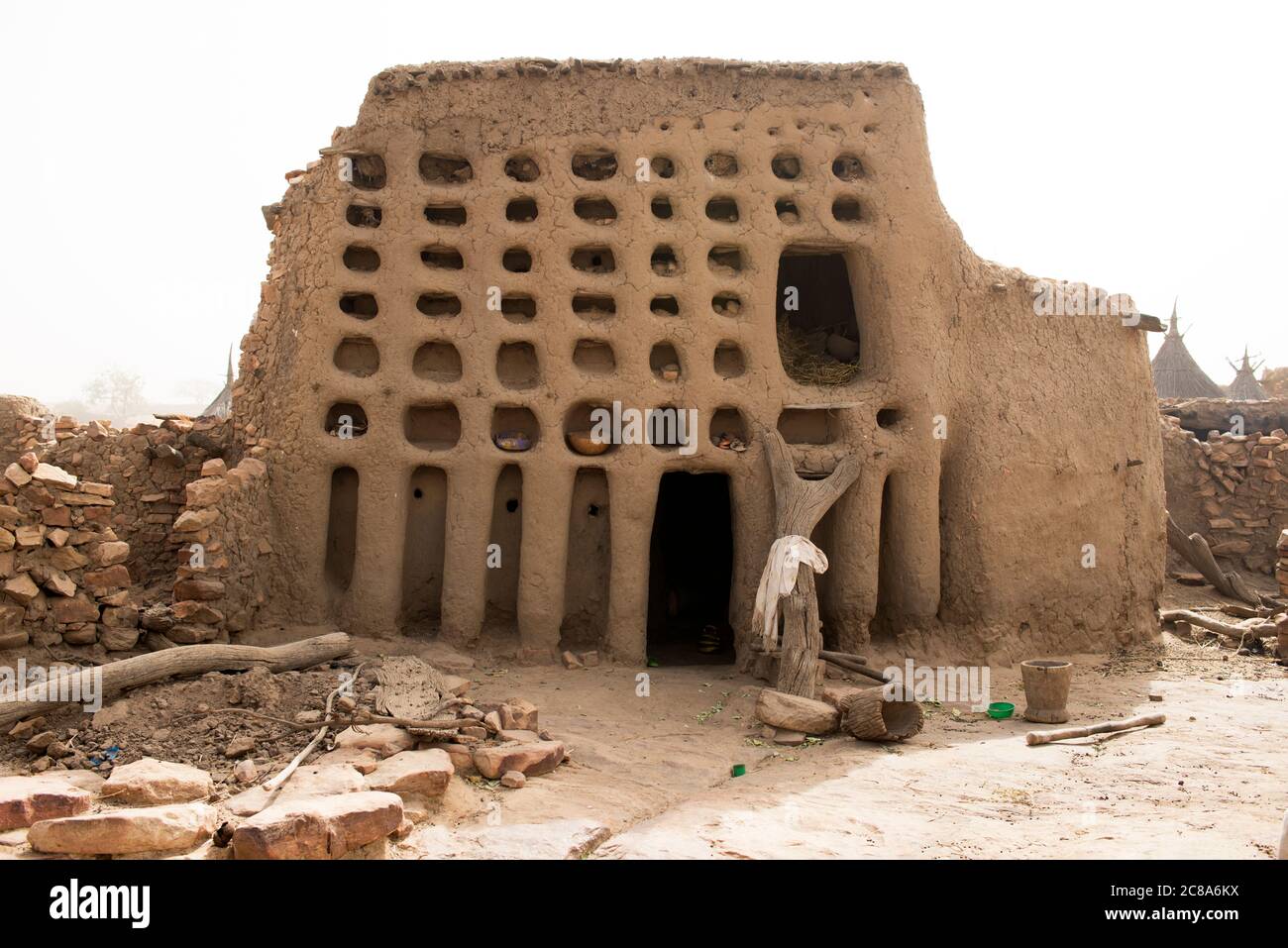 Dogon tribe hi-res stock photography and images - Alamy