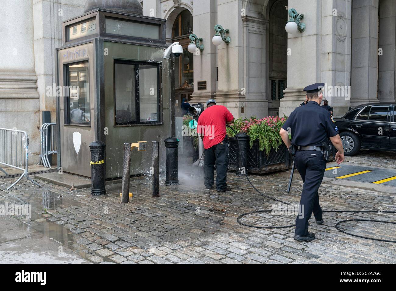 New york department sanitation workers hi-res stock photography and ...