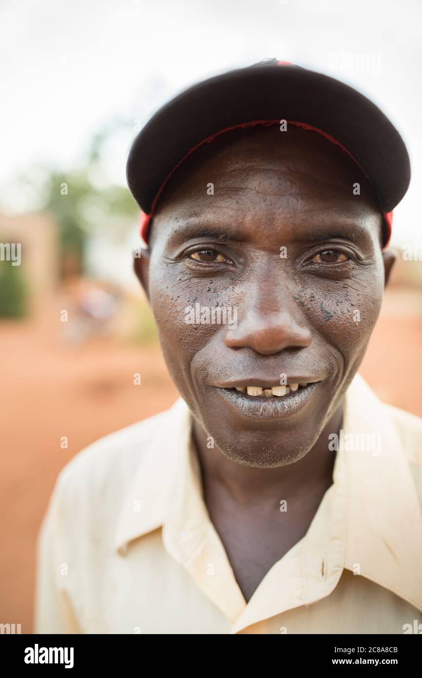 Kenya man smile hi-res stock photography and images - Alamy