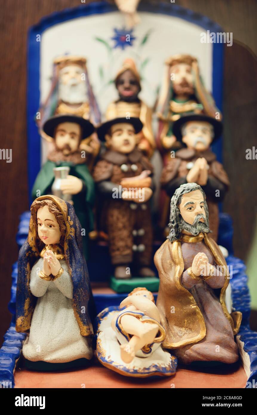 Carved wood nativity scene hi-res stock photography and images - Alamy