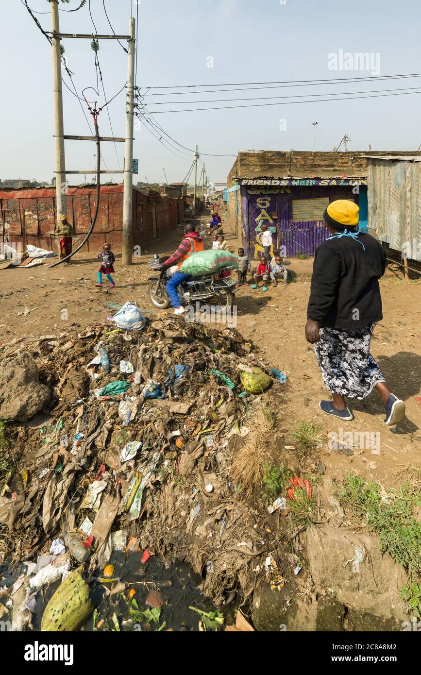 African slum people hi-res stock photography and images - Alamy