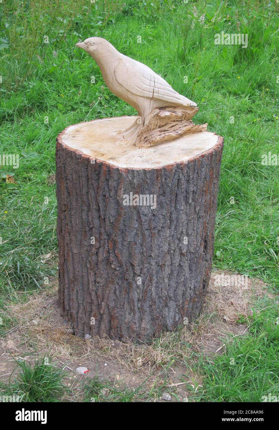 Tree carvings from fallen trees along Prittlewell Brook Walkway ...