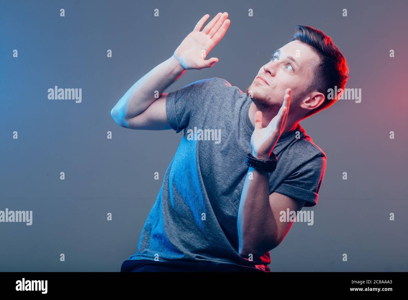 Scared pose hi-res stock photography and images - Alamy