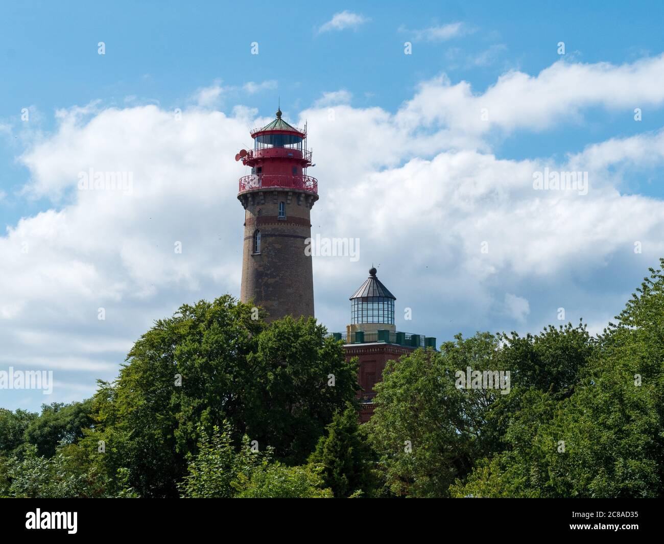 Der Leuchtturm bzw. Peilturm auf Rügen am Kap Arkona (Cape Arkona) dem ...