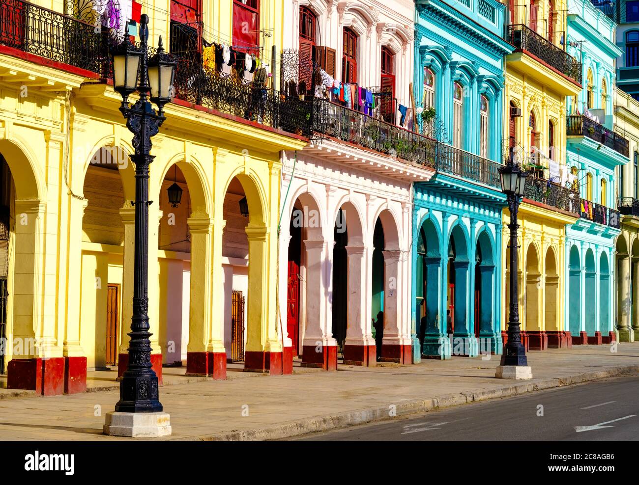 Colorful colonial buildings in Old Havana Stock Photo - Alamy