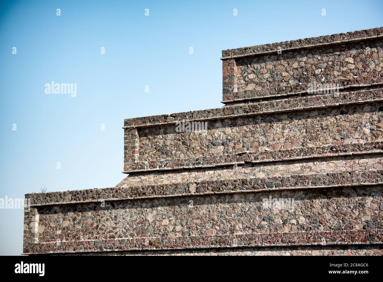 Mexico pyramid feathered serpent hi-res stock photography and images ...