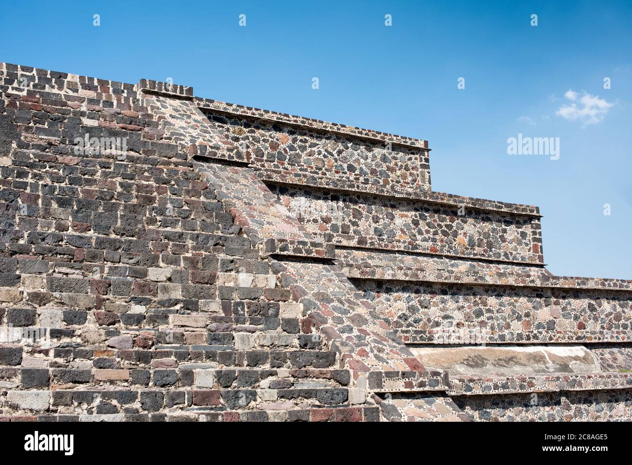 Pyramid Of The Moon Teotihuacan Mexico // TEOTIHUACAN, Mexico — The ...