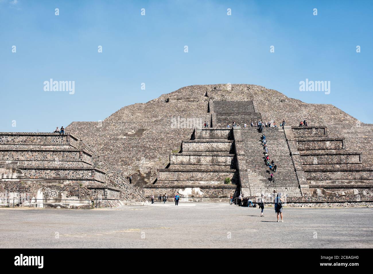 TEOTIHUACAN, Mexico — The expansive plaza in front of the Pyramid of ...