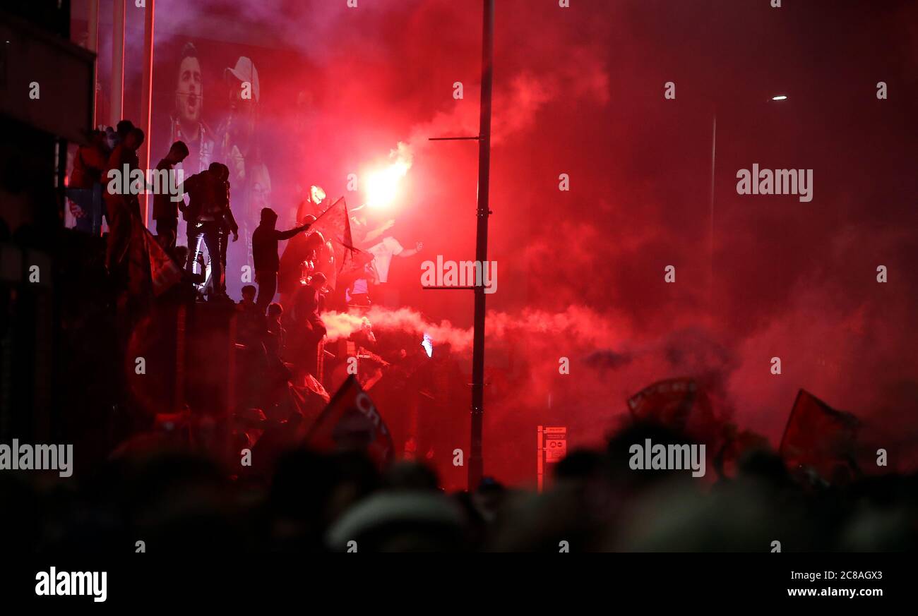Liverpool fans celebrate outside Anfield Stock Photo - Alamy