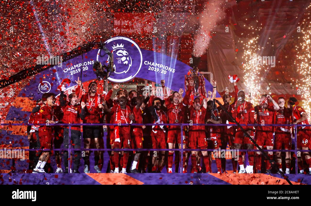 Liverpool premier league trophy lift hi-res stock photography and images - Alamy