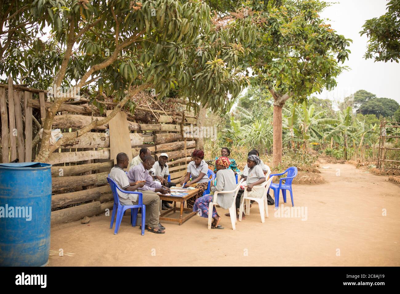 Women in meeting uganda hi-res stock photography and images - Alamy