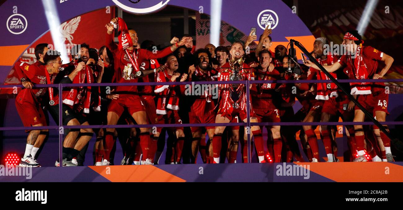 Liverpool premier league trophy lift hi-res stock photography and ...