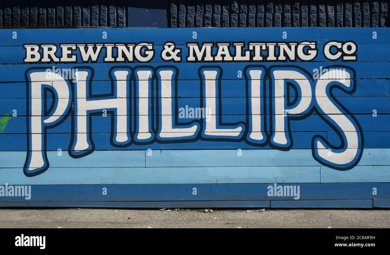 Alcohol ad canada hi-res stock photography and images - Alamy