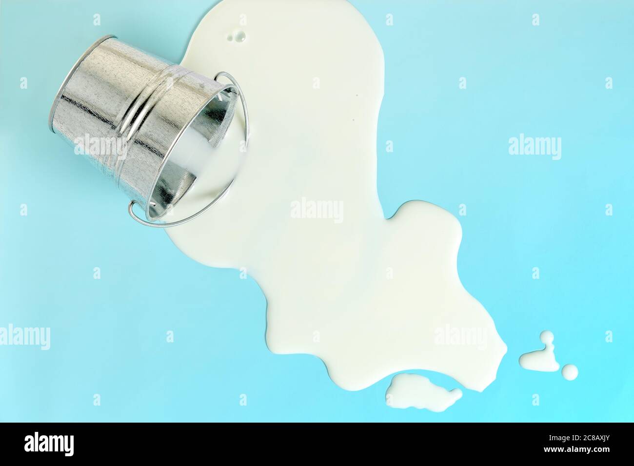 Spilt milk hi-res stock photography and images - Alamy