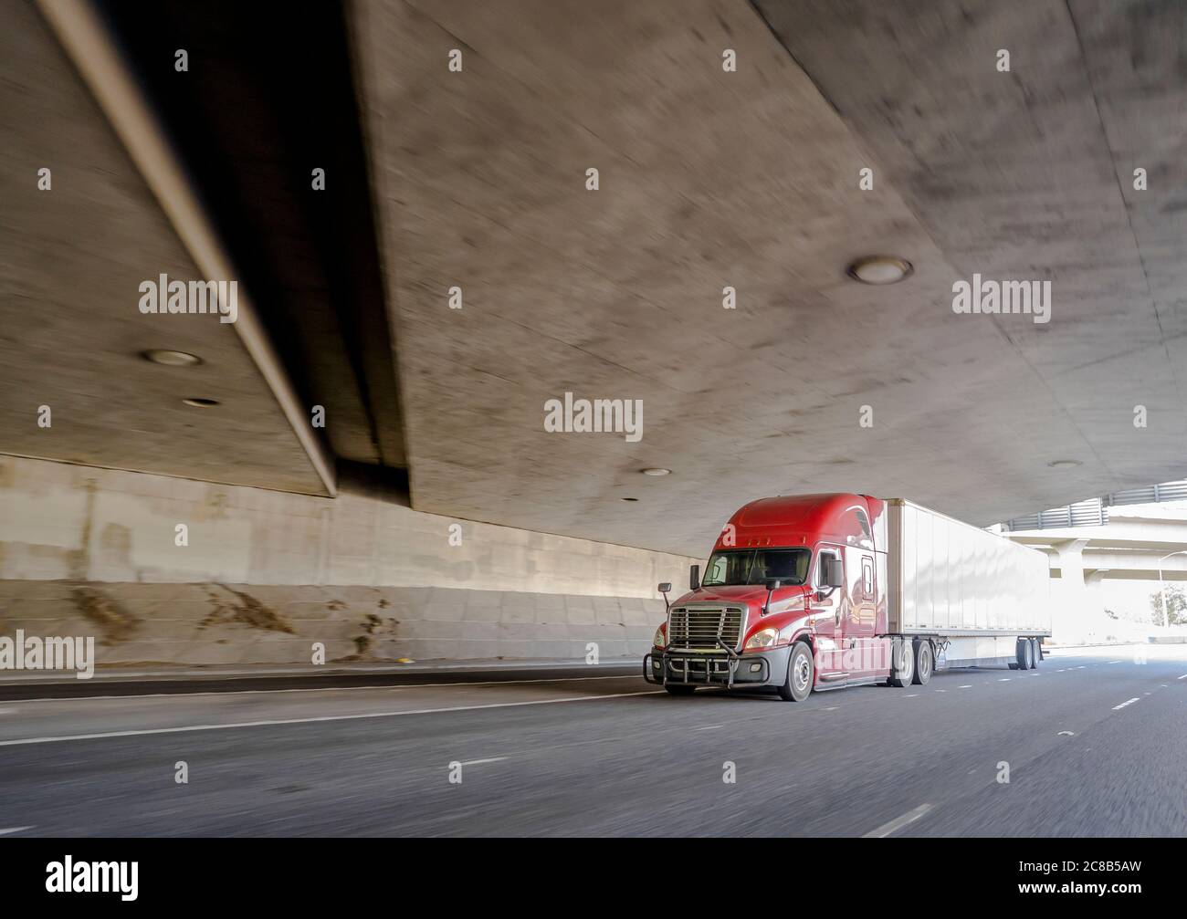 Tractor pulling van hi-res stock photography and images - Alamy