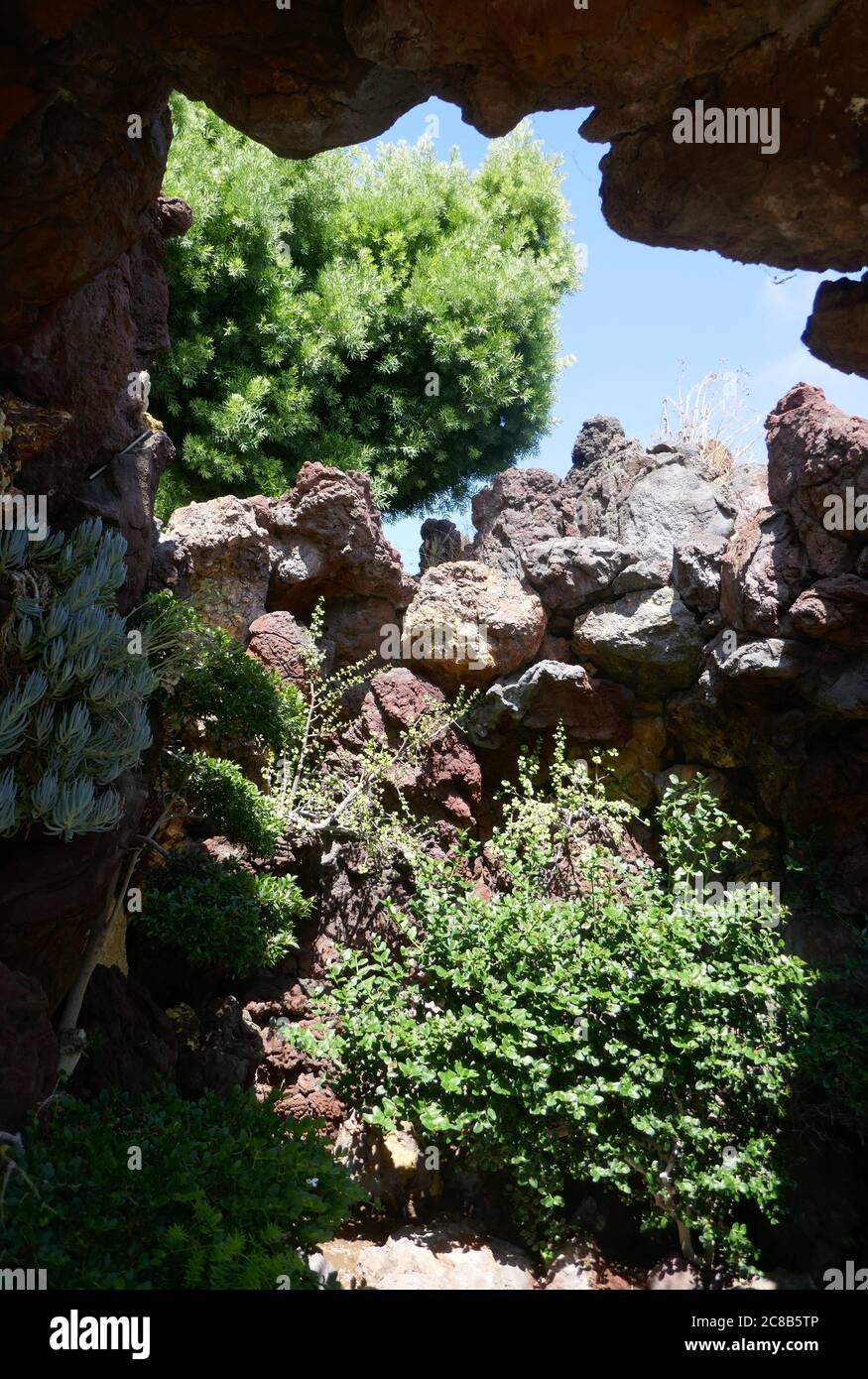 Grotto of holy cross cemetery hi-res stock photography and images - Alamy