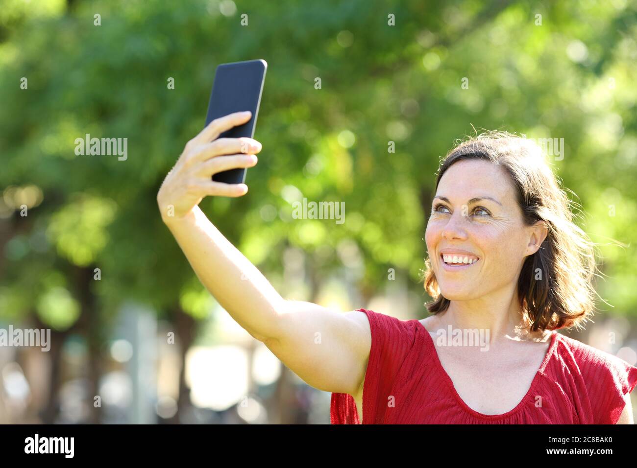 Selfie woman standing hi-res stock photography and images - Alamy