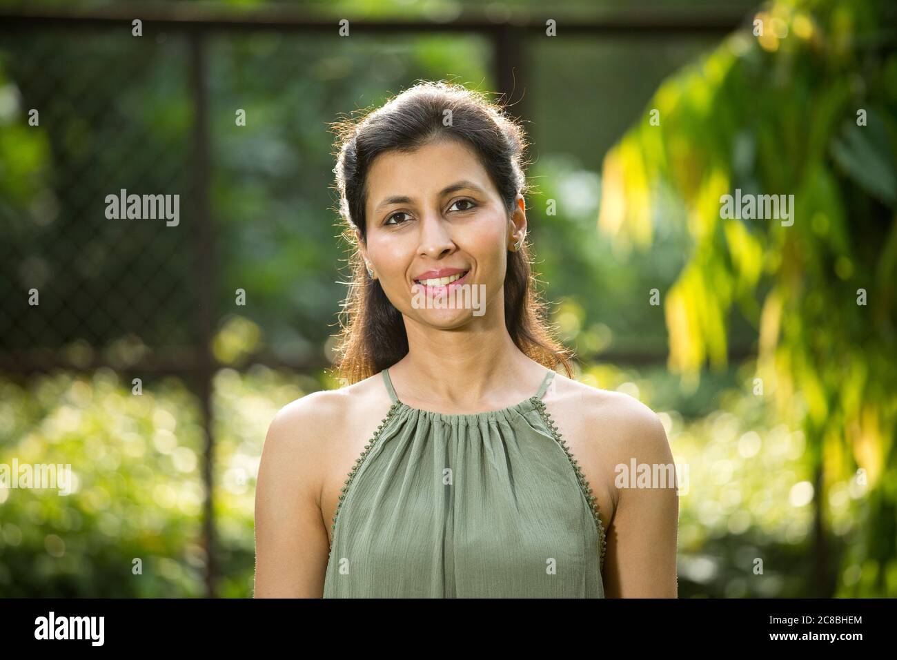 Indian woman portrait park hi-res stock photography and images - Alamy