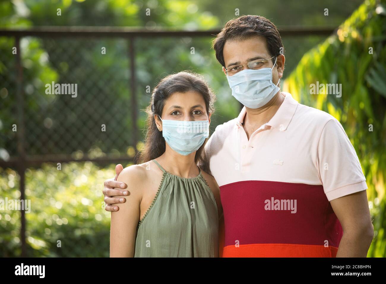 Couple protective mask hi-res stock photography and images - Alamy