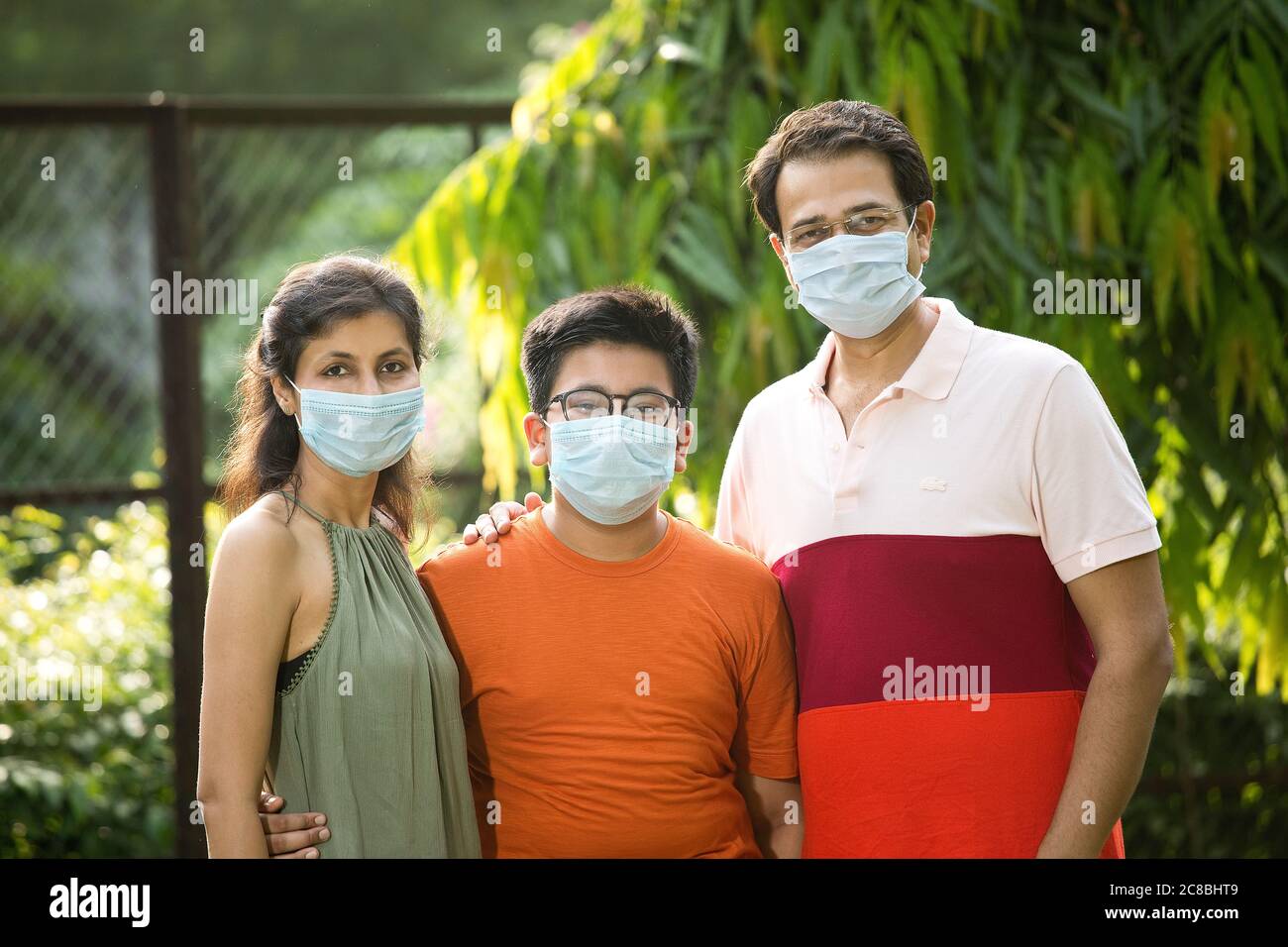 Family mask pollution hi-res stock photography and images - Alamy