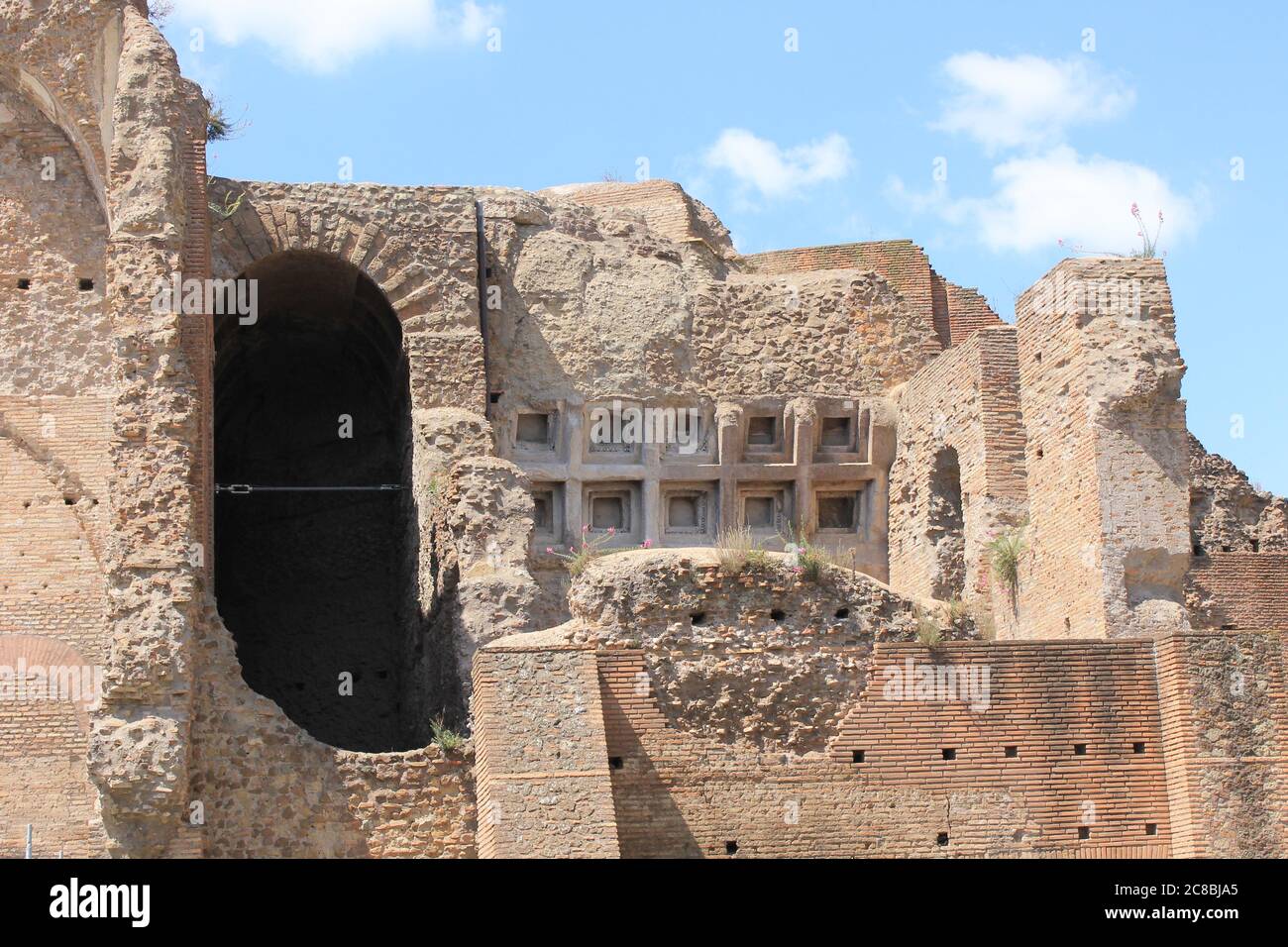 The Roman Forums, a walk in the ancient Roman Forum makes us travel ...