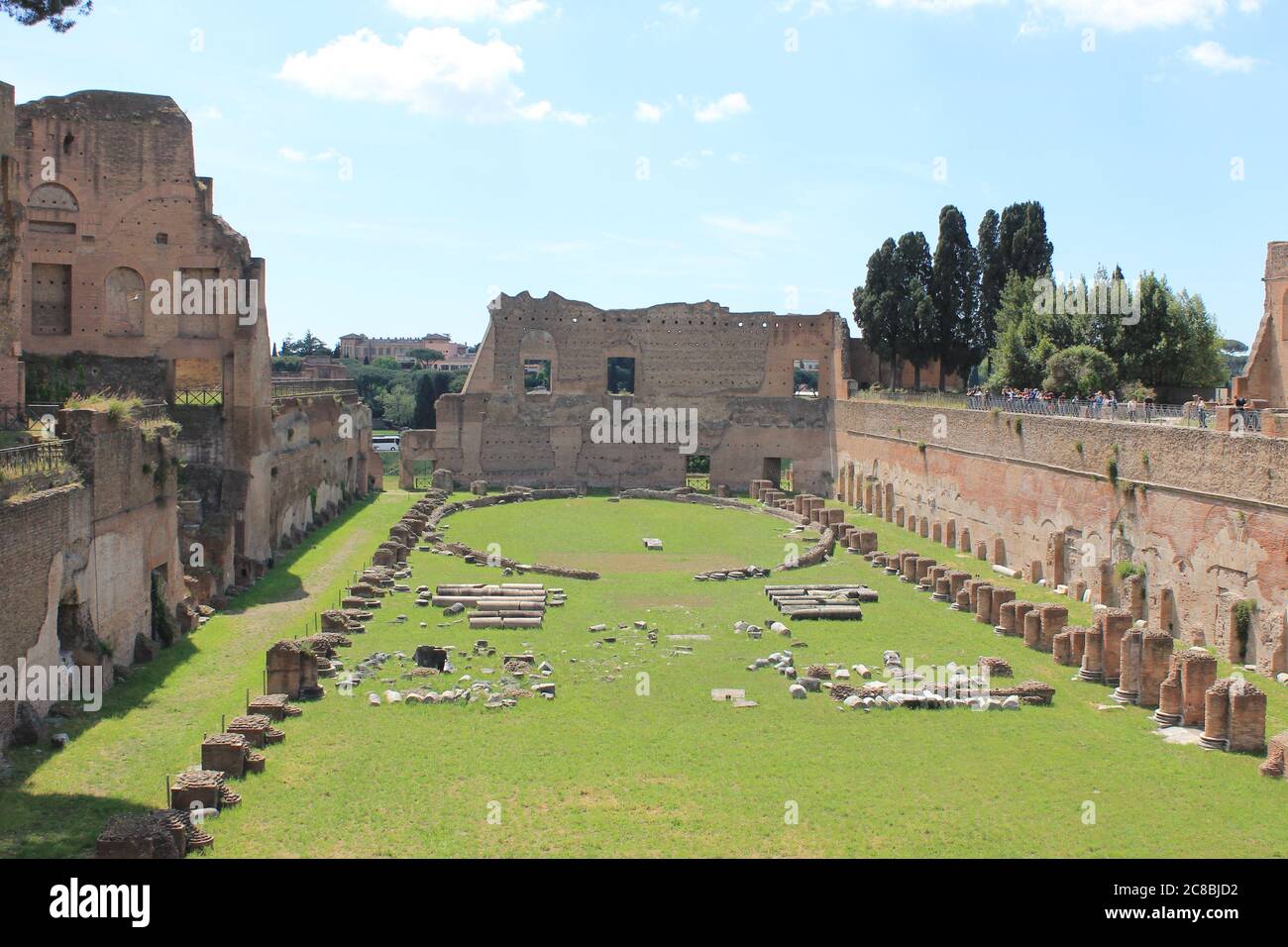 The Roman Forums, a walk in the ancient Roman Forum makes us travel ...