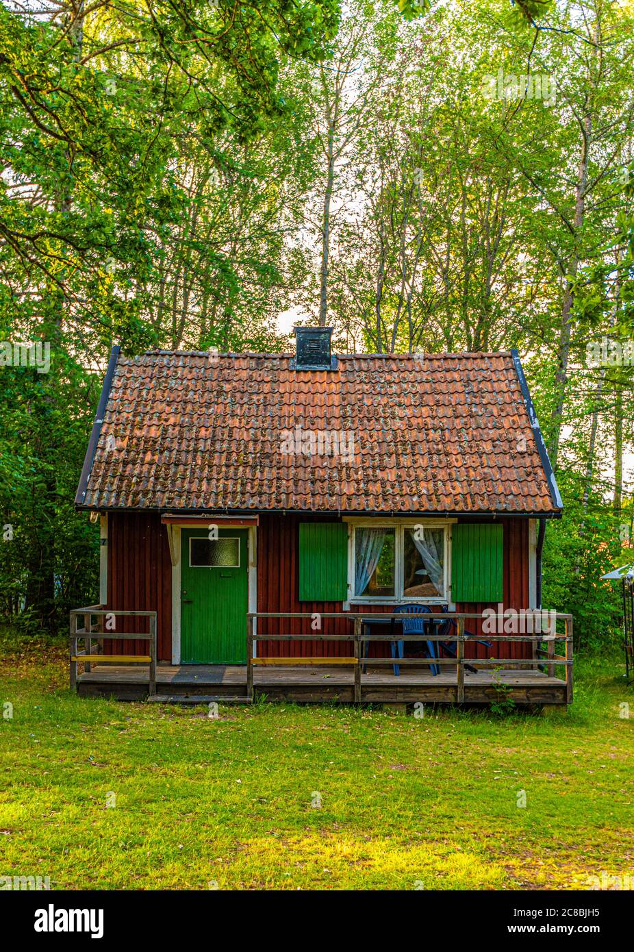 White bungalow with red roof hi-res stock photography and images - Alamy