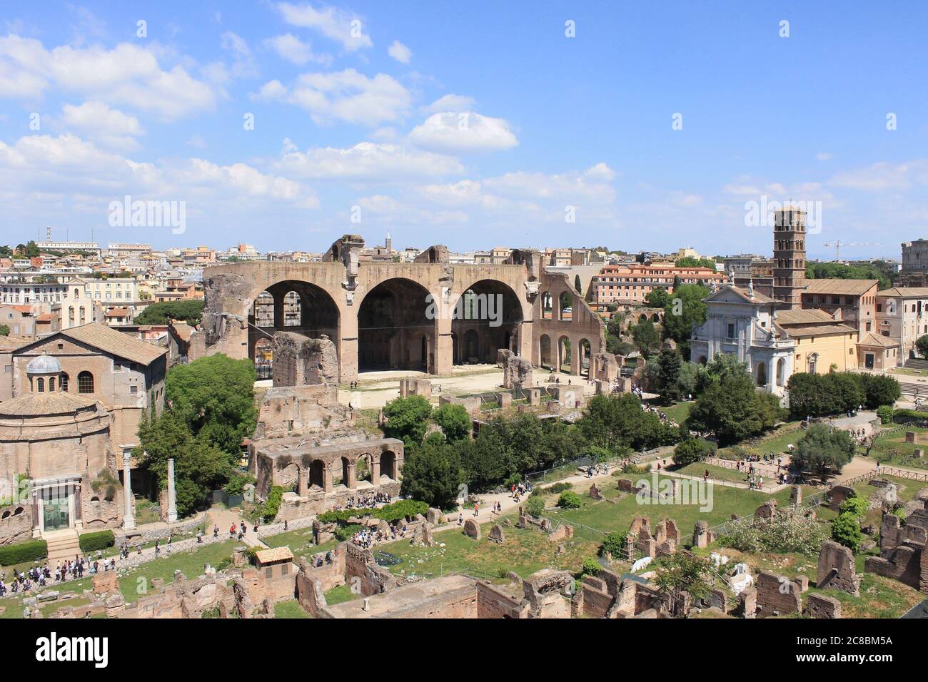 The Roman Forums, a walk in the ancient Roman Forum makes us travel ...