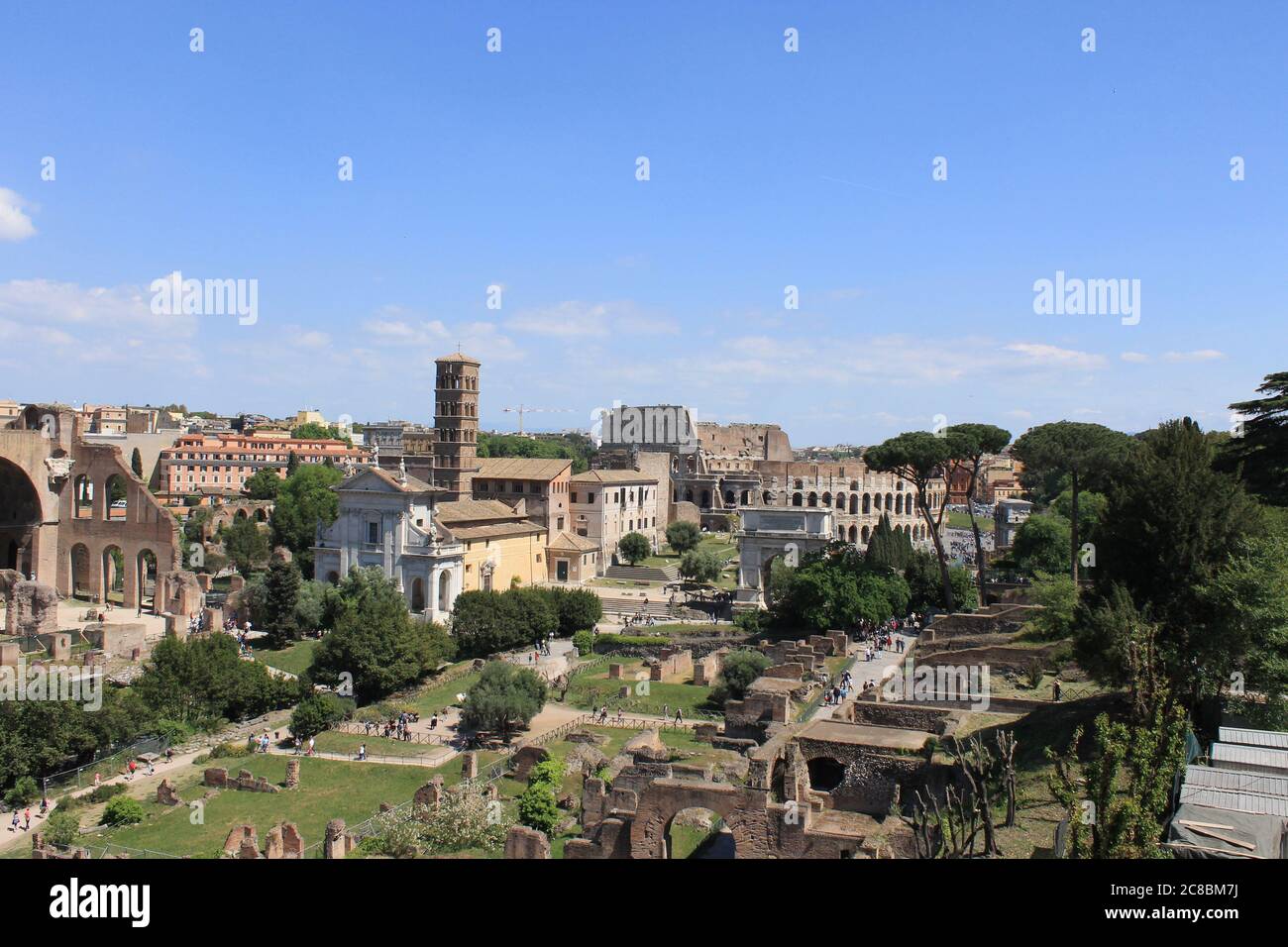 The Roman Forums, a walk in the ancient Roman Forum makes us travel ...