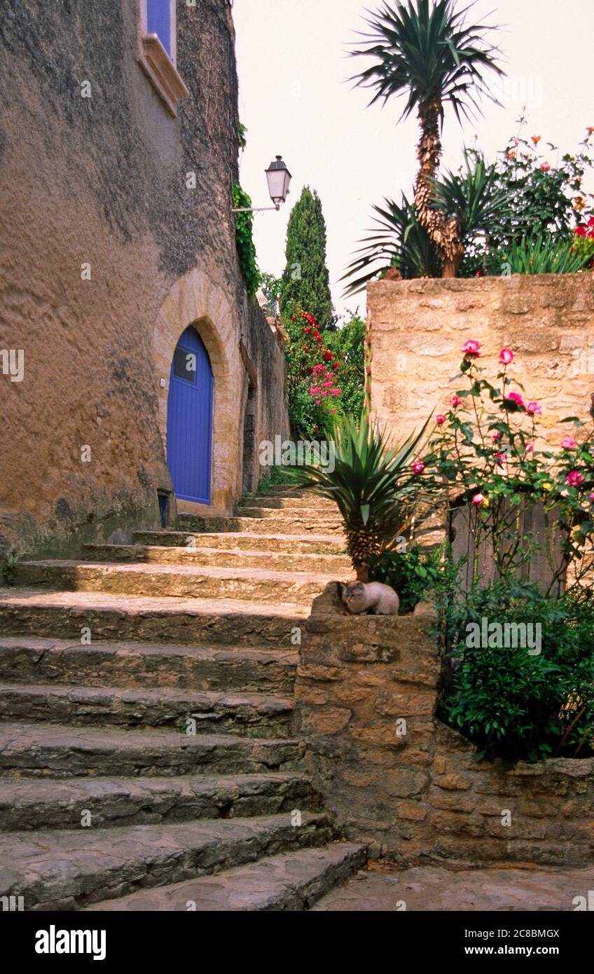 Cucuron provencal village in Luberon Stock Photo - Alamy