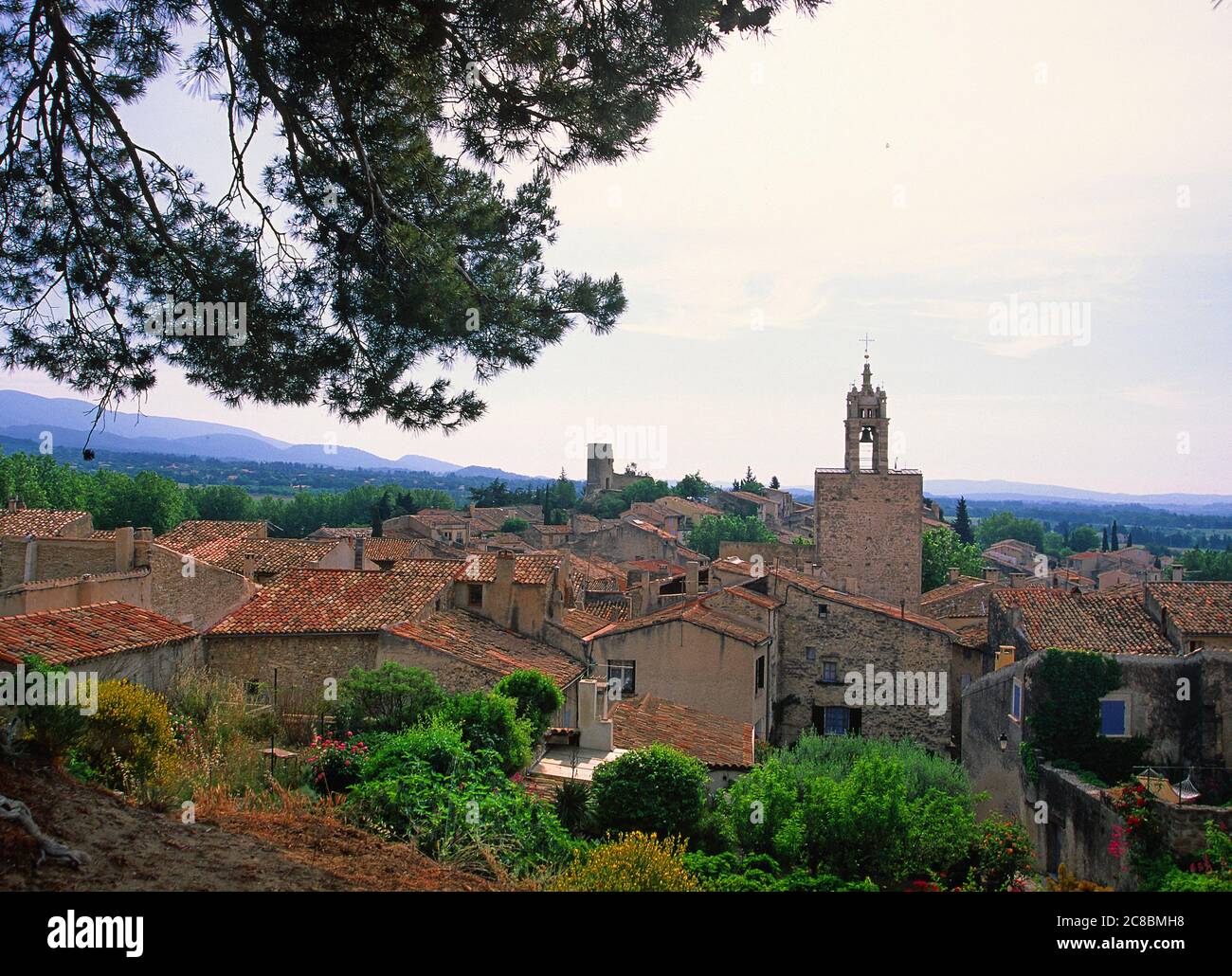 Cucuron provencal village in Luberon Stock Photo - Alamy