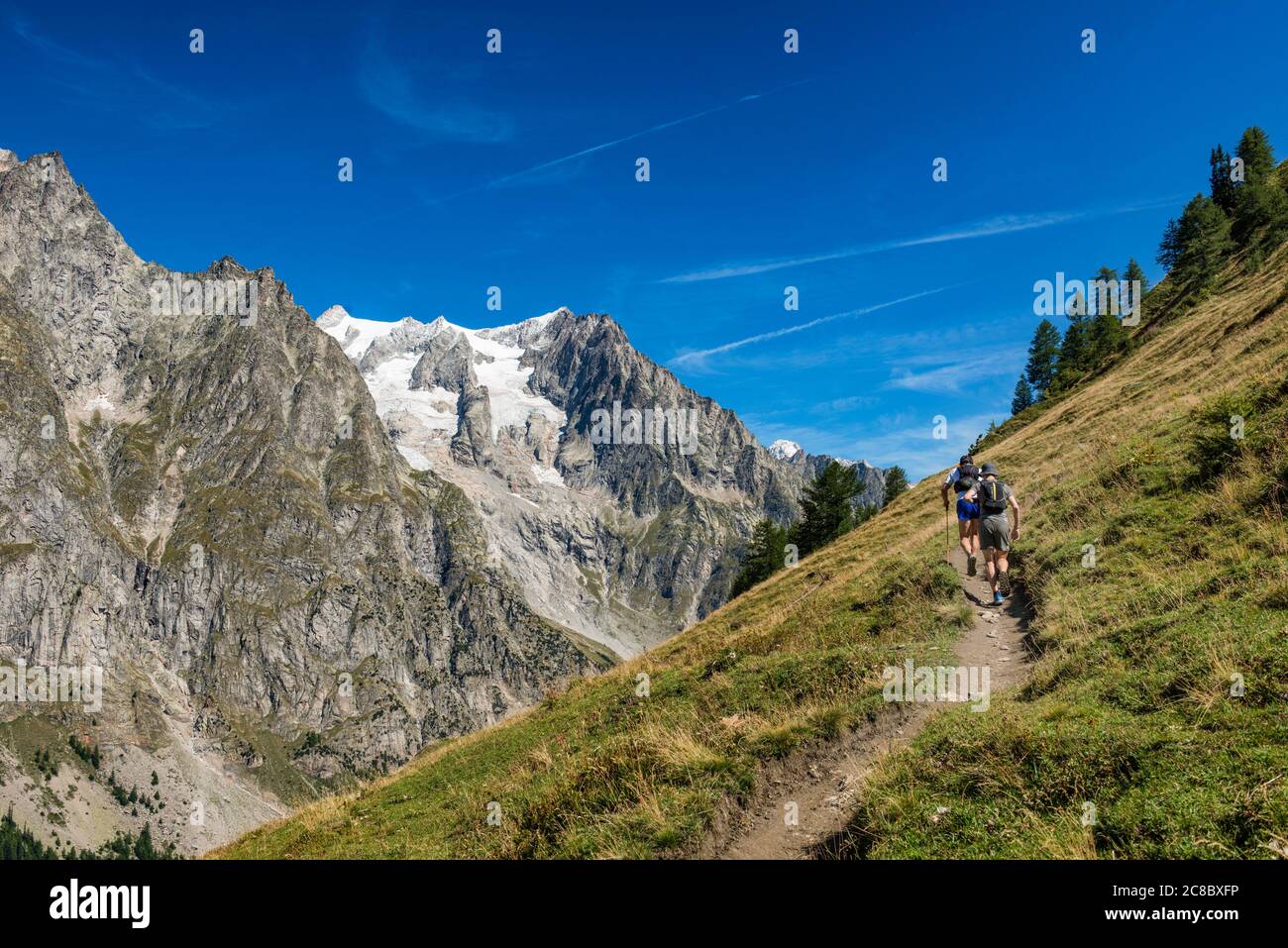 Mont Blanc - From the path that connects the Walter Bonatti refuge to ...
