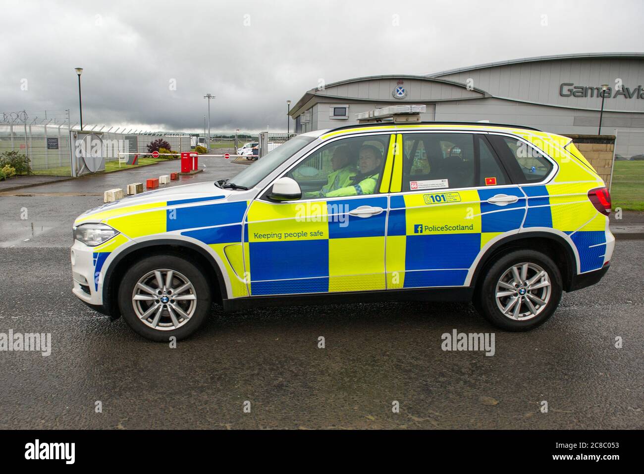 Police scotland 4x4 hi-res stock photography and images - Alamy