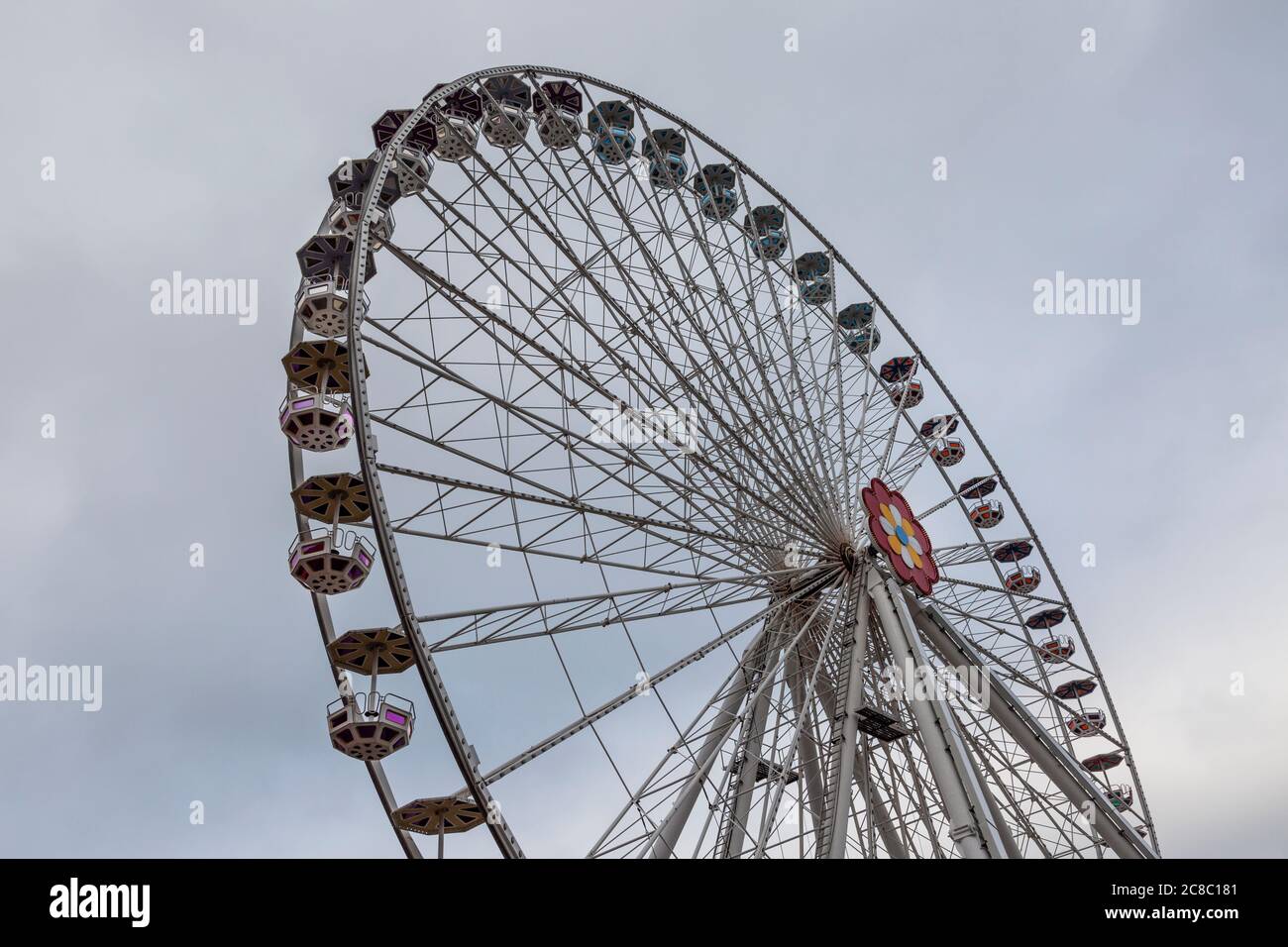 Funfair scary ride hi-res stock photography and images - Alamy