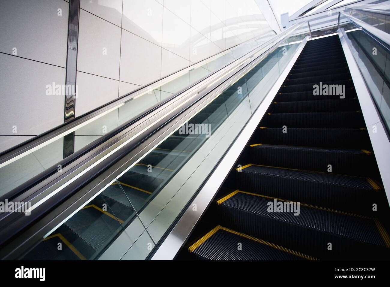 Empty escalators in subway hi-res stock photography and images - Alamy