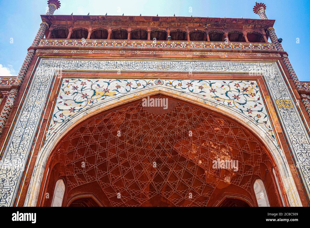 Entry door of taj mahal hi-res stock photography and images - Alamy