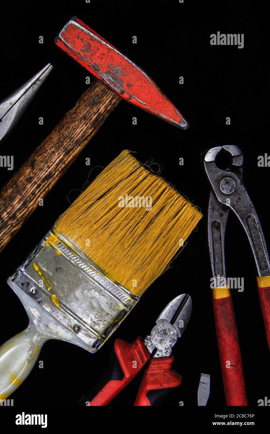 Needle-nose pliers, hammer, screwdriver, Philips screwdriver, color ... Needle-nose pliers, hammer, screwdriver, Philips screwdriver, color ...