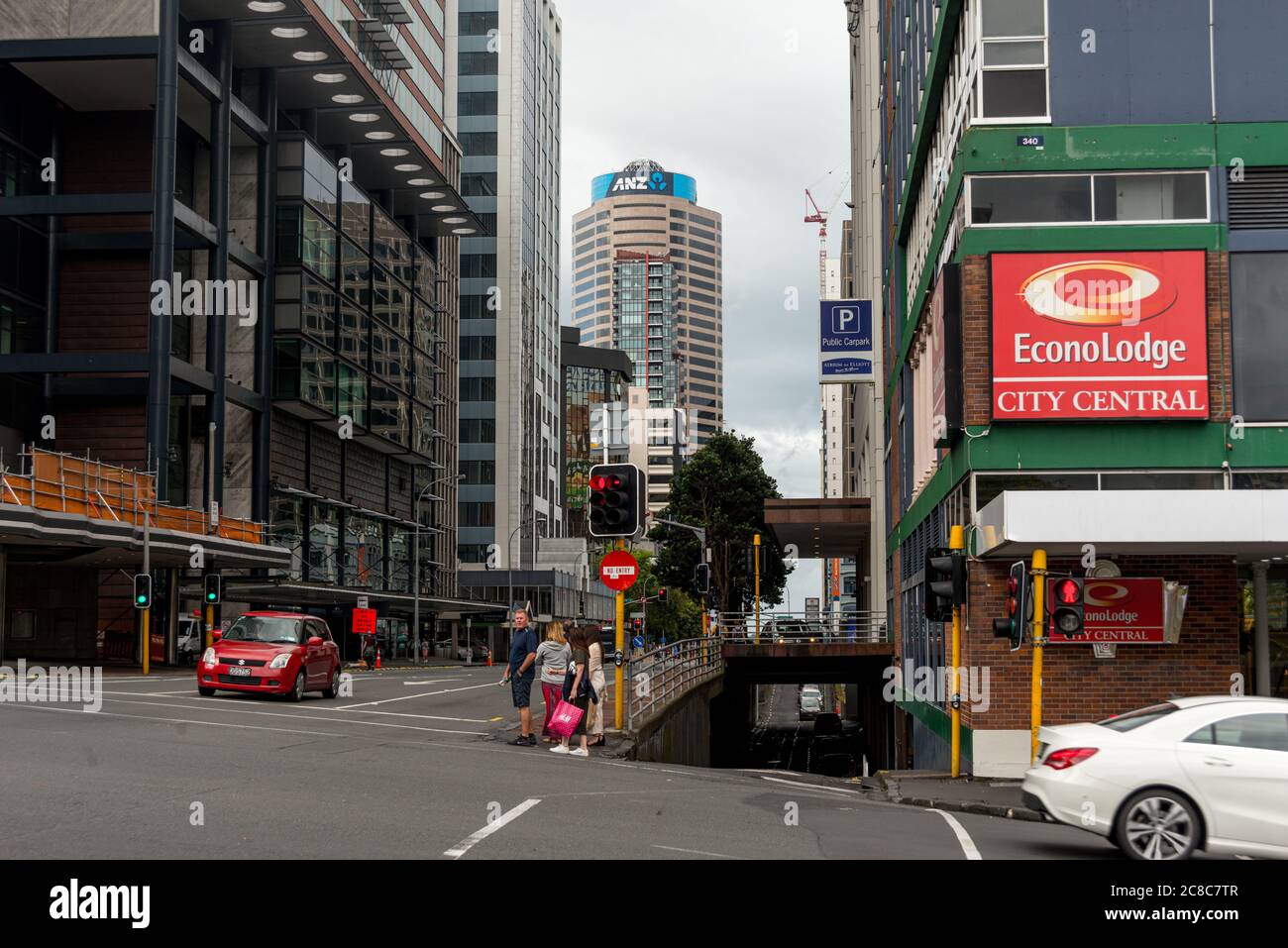 Wellesley Street West, Auckland CBD, ANZ Bank tower and Econo Lodge ...