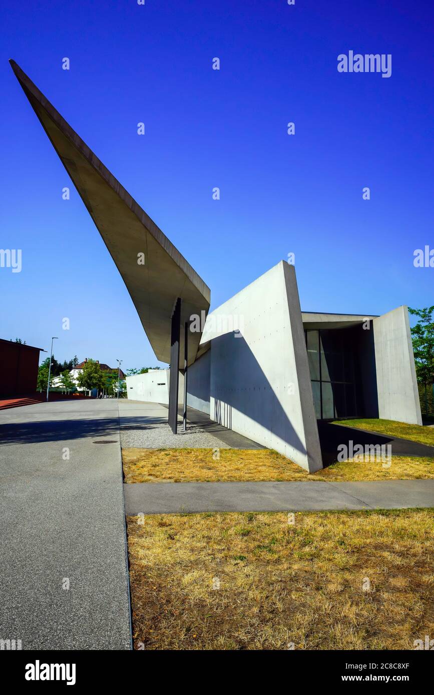 Fire Station by architect Zaha Hadid. Vitra Campus, Weil am Rhein ...