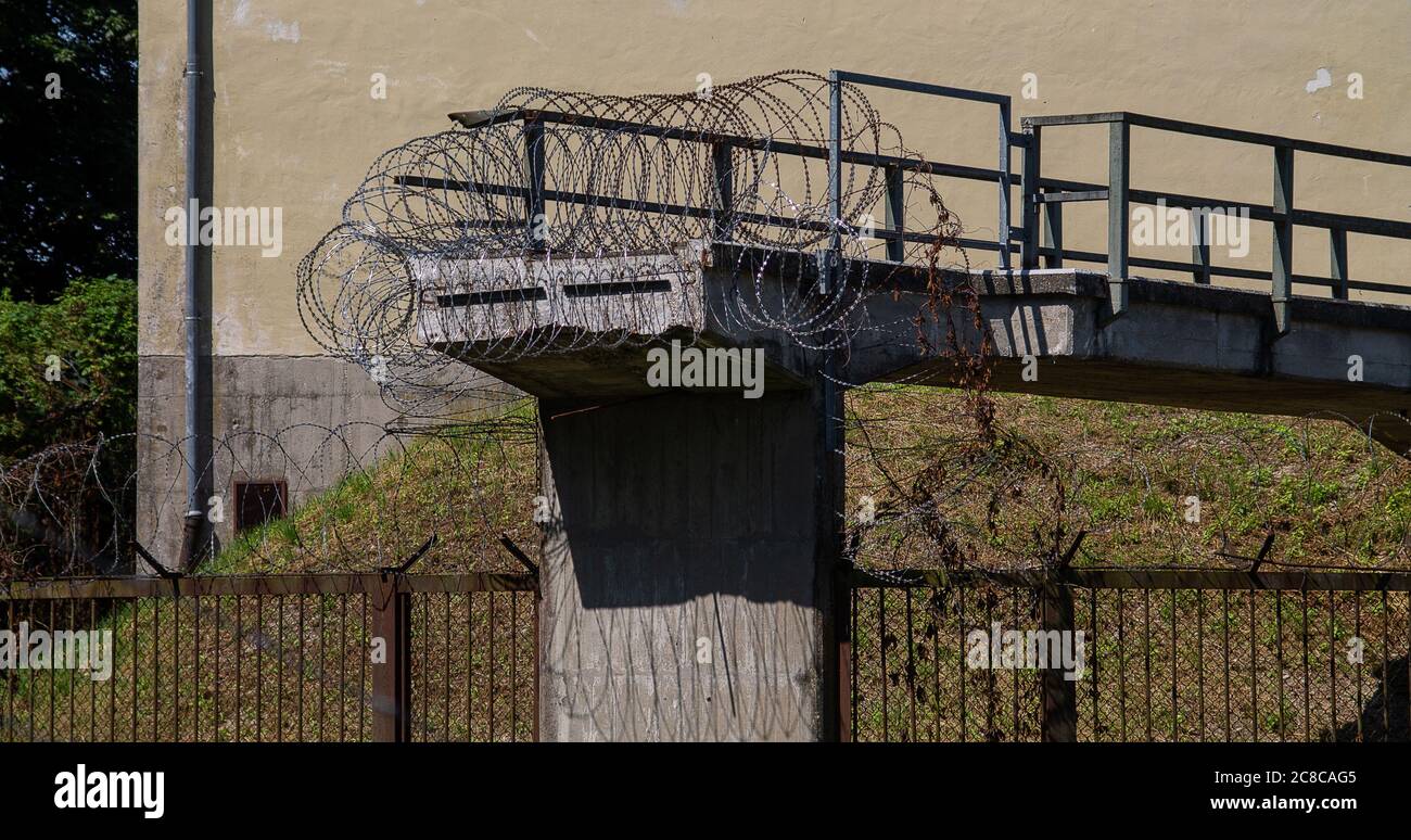 Steel wire bridge hi-res stock photography and images - Alamy
