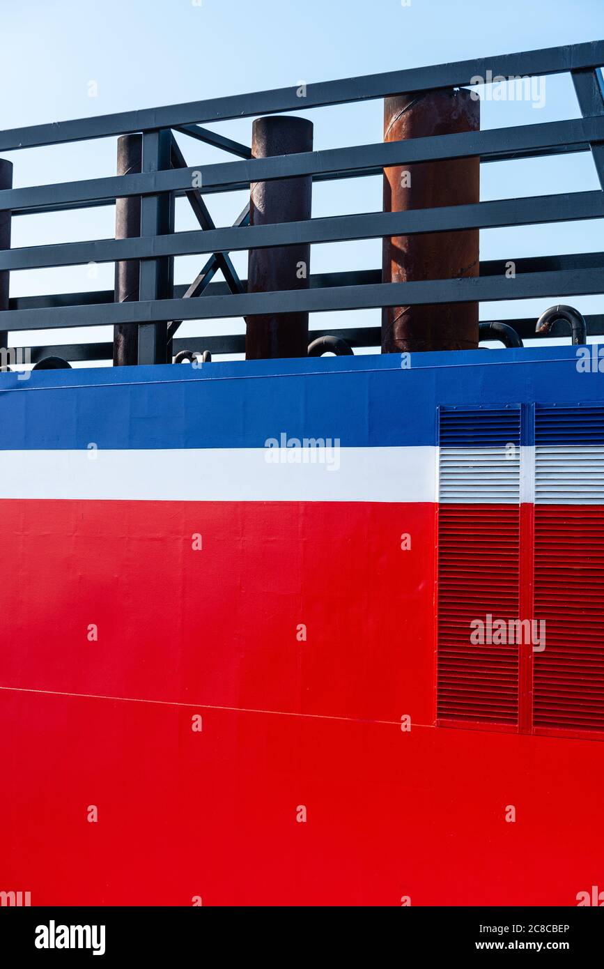 White painted cruise ship hi-res stock photography and images - Alamy