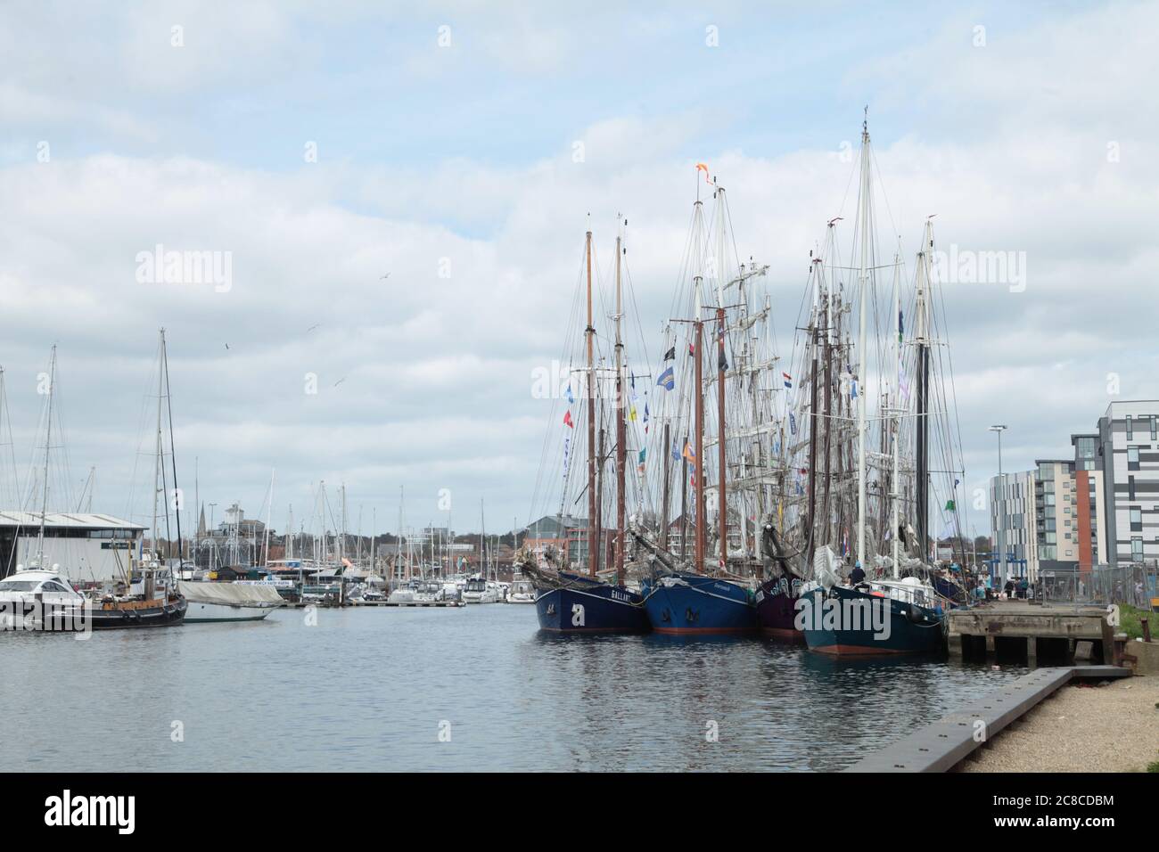 New floating dock hi-res stock photography and images - Alamy