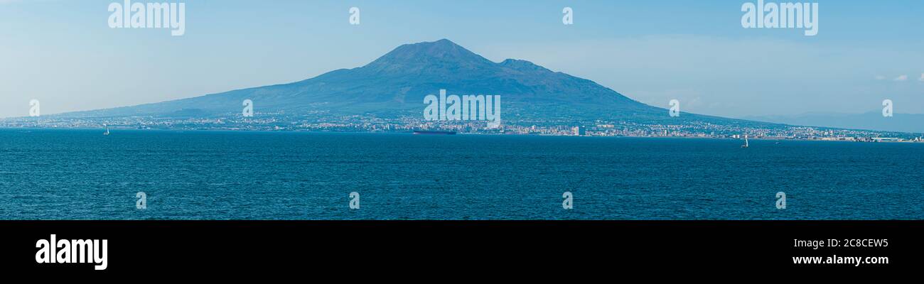 Sorrento mount vesuvio hi-res stock photography and images - Alamy