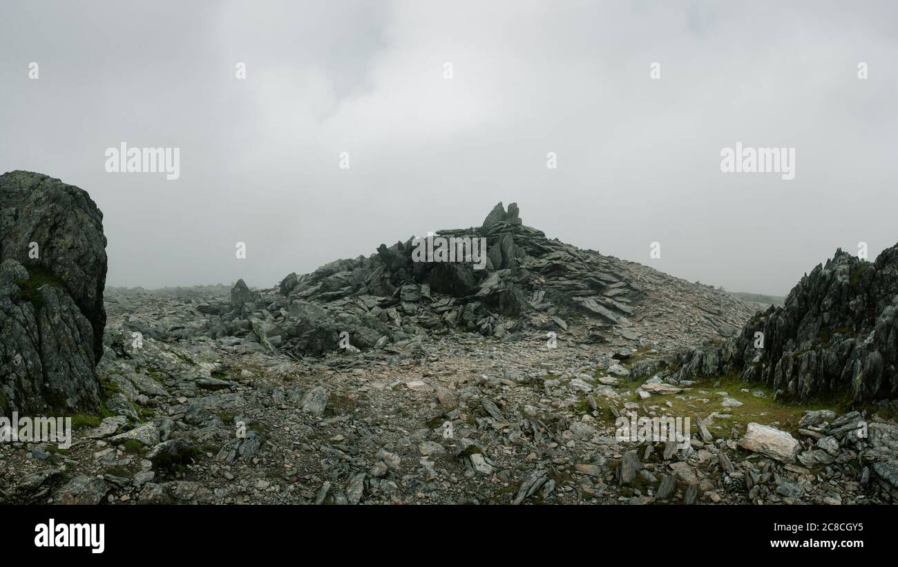 Mist on the top of Glyder Fawr, Snowdonia Stock Photo - Alamy