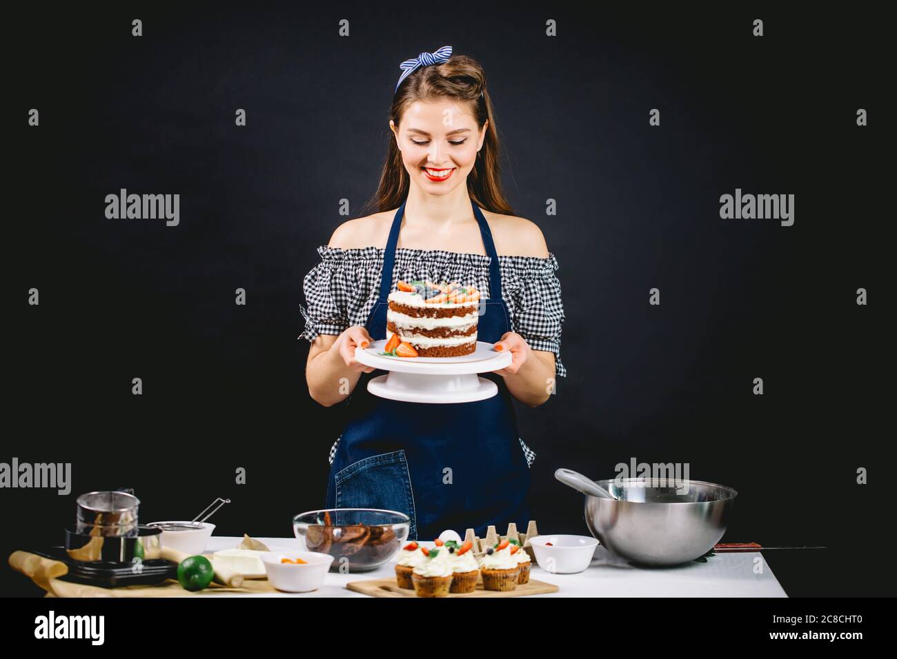 Retro lady cake hi-res stock photography and images - Alamy
