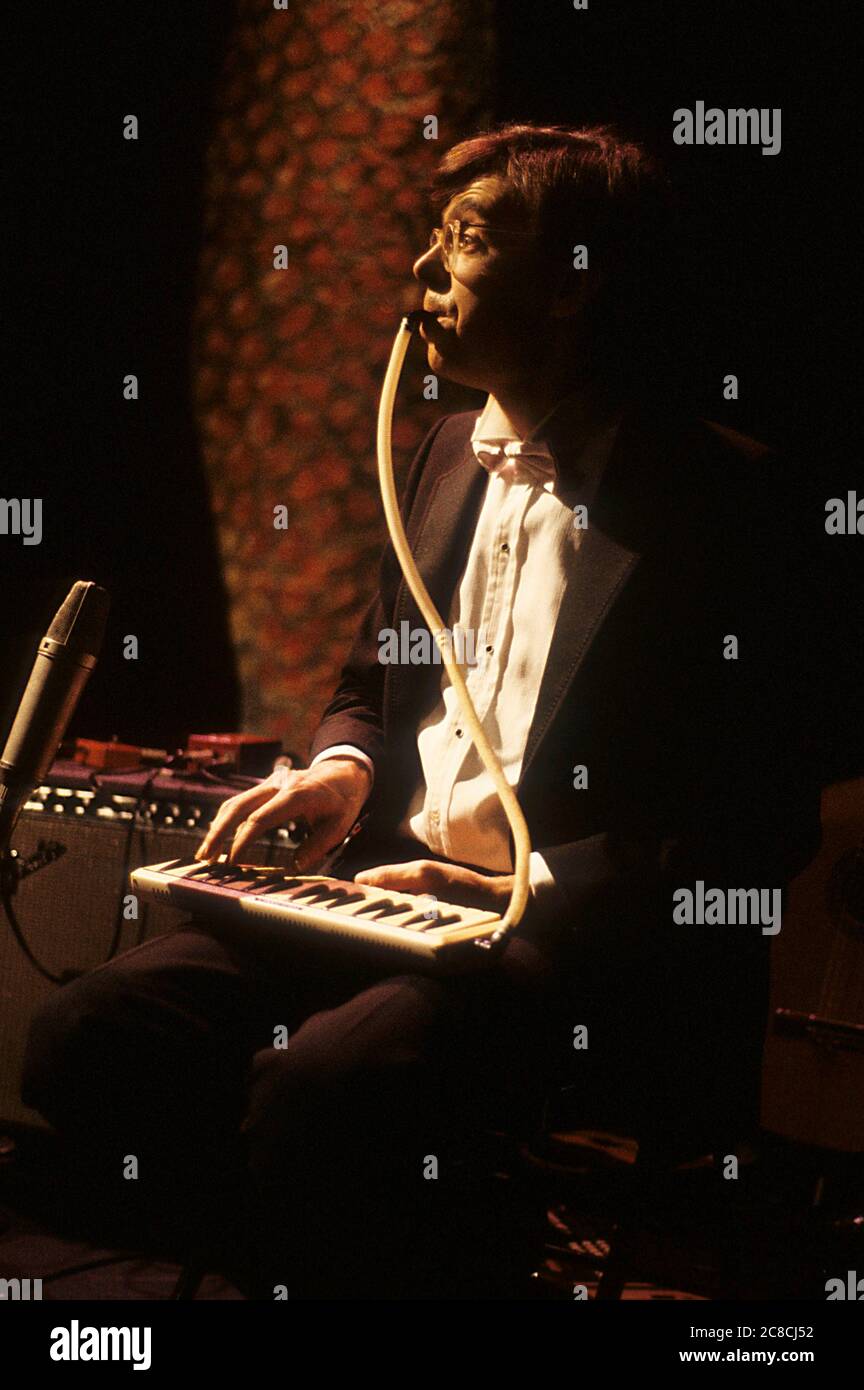Simon Jeffes of the Penguin Cafe Orchestra live at the Mermaid Theater ...