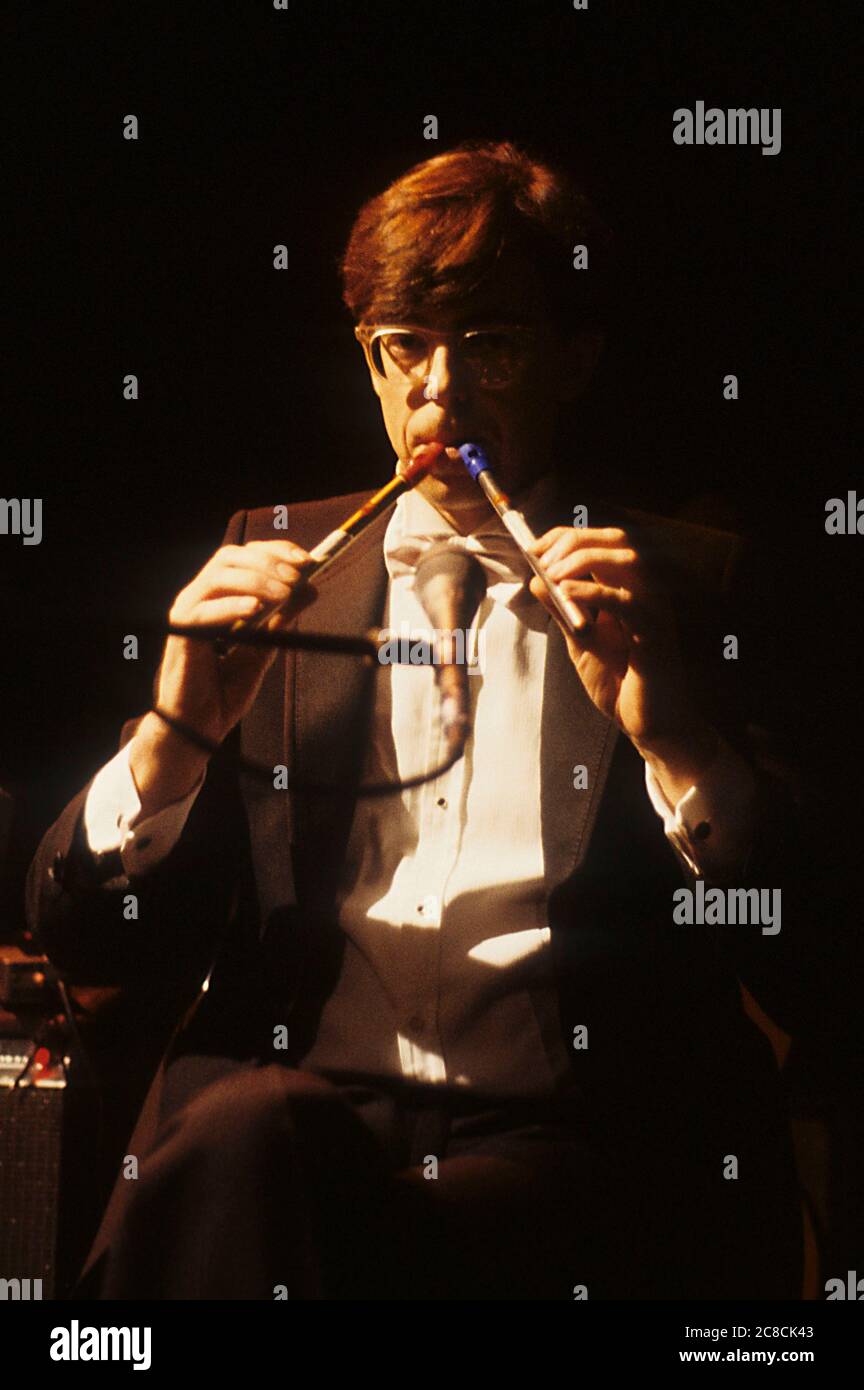 Simon Jeffes of the Penguin Cafe Orchestra live at the Mermaid Theater ...