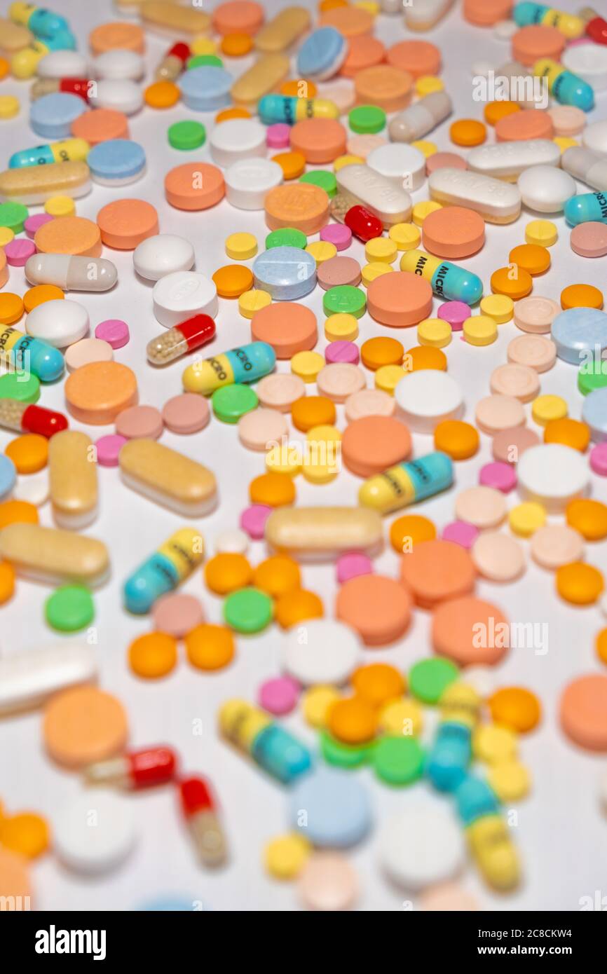 Colorful drugs, vitamins and medicine - capsules, tablets, pills Stock ...