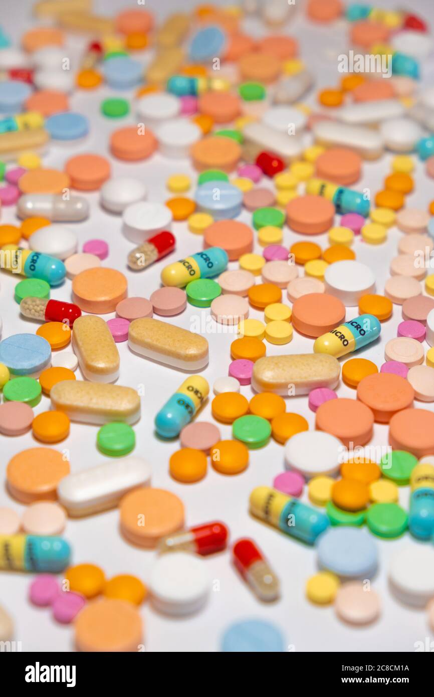 Colorful drugs, vitamins and medicine - capsules, tablets, pills Stock ...